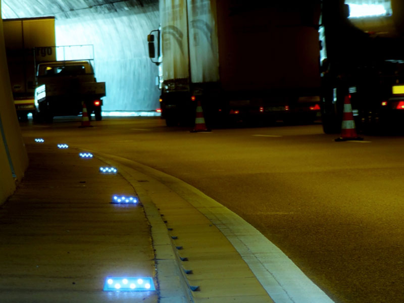 Roadway Kerb Markers - ITAIA